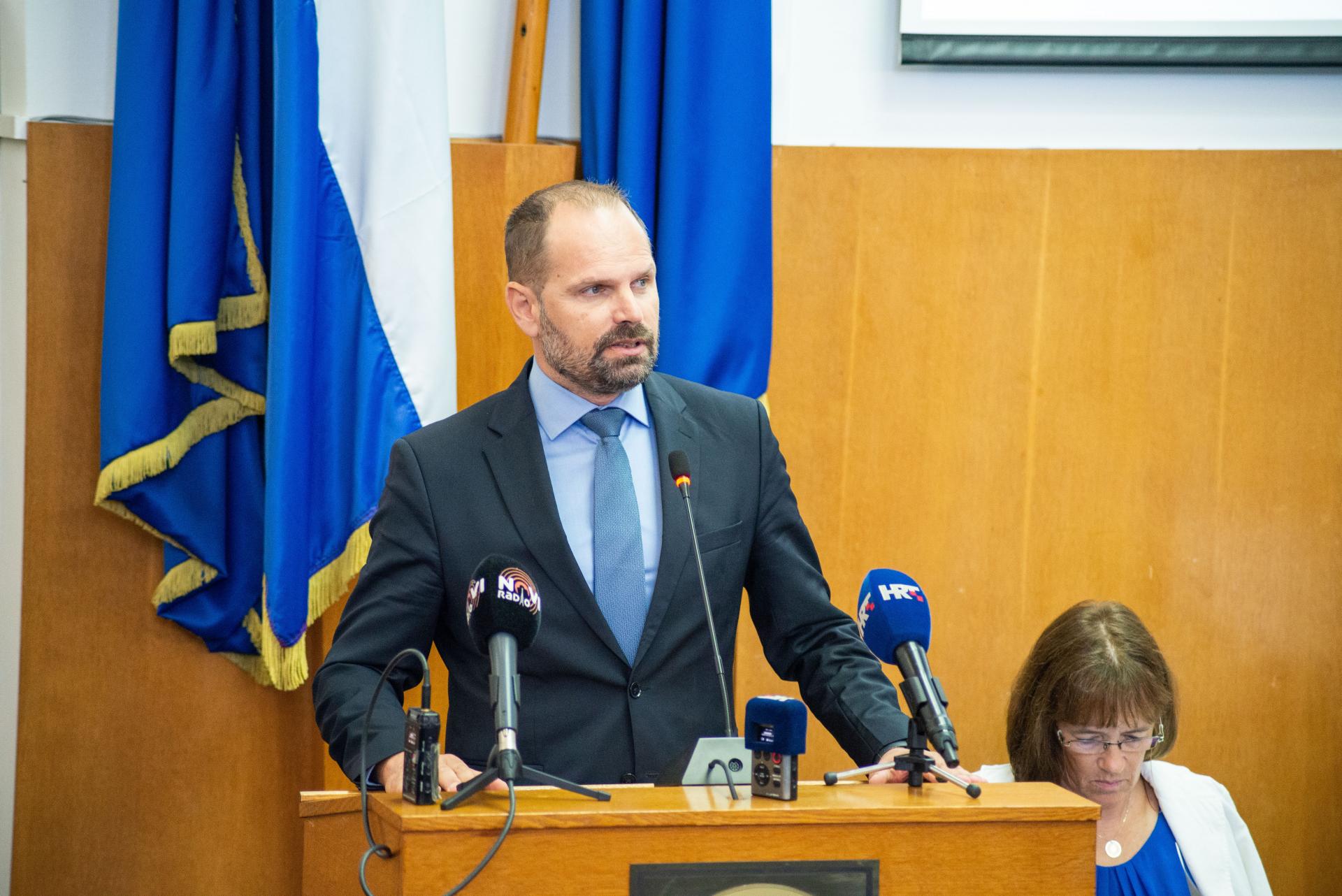 Zadarski tjednik - ROBERTINO DUJELA Sustav nadzora dostave na Poluotoku ...
